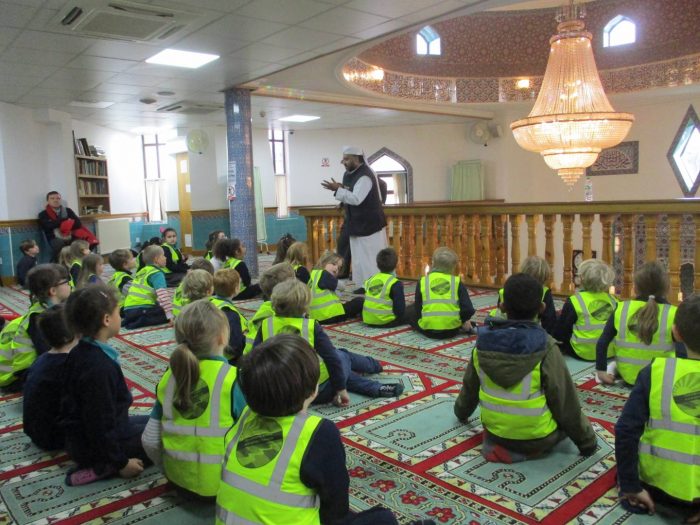 Campsbourne Primary School | Year 2 Visit Wightman Road Mosque
